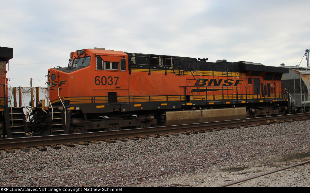 BNSF 6037
